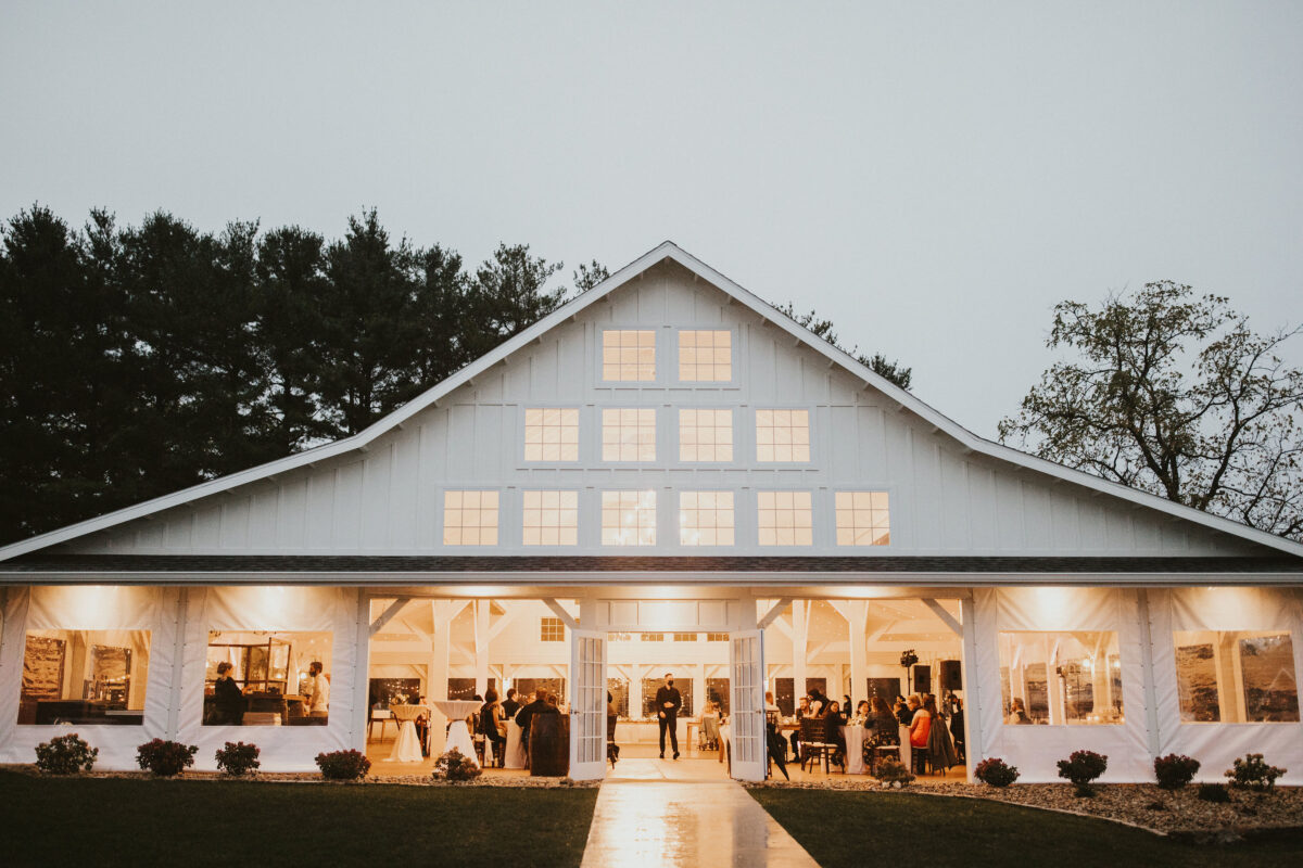 PAVILION - OAK HILL FARM