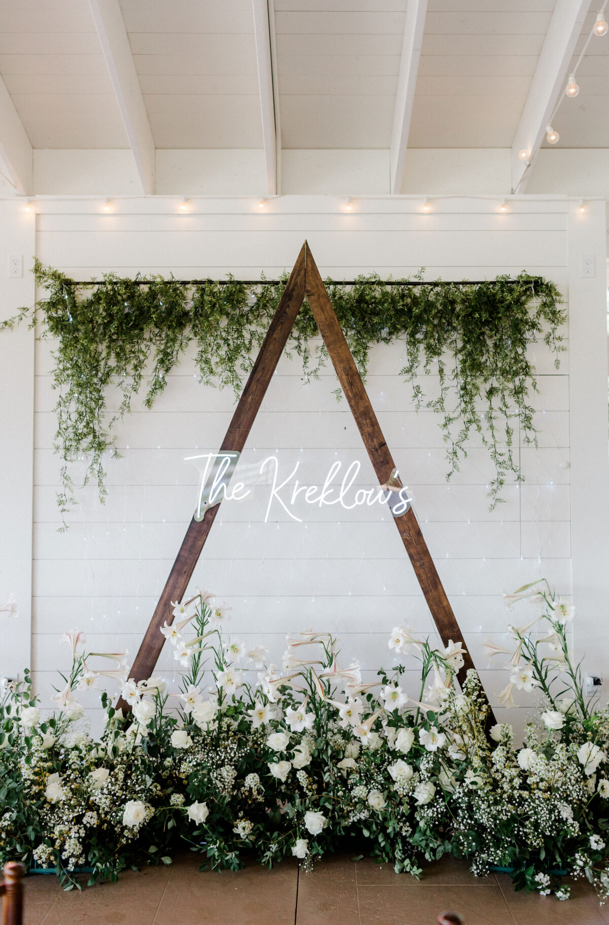 Backdrop - Triangle (one of two pieces) - OAK HILL FARM